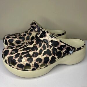 CROCS | Shoes | Crocs Classic Platform Leopard Print Clogs Womens 7 ...